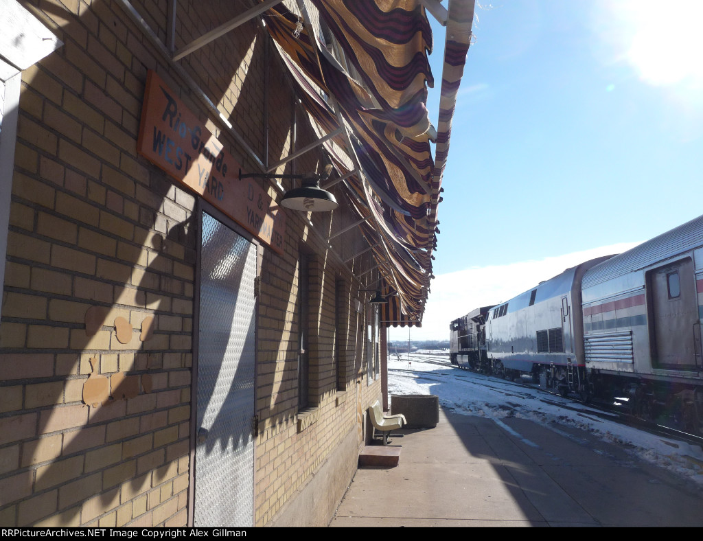 UP 5432 East Alongside The Depot